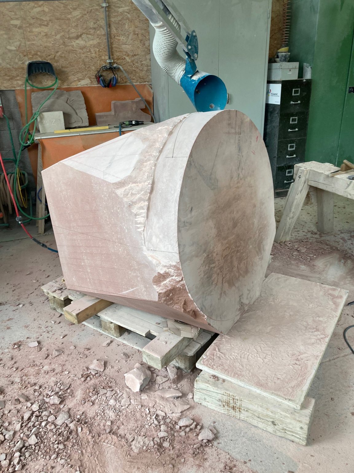 Taille Grès Rose - Artisan de la Pierre